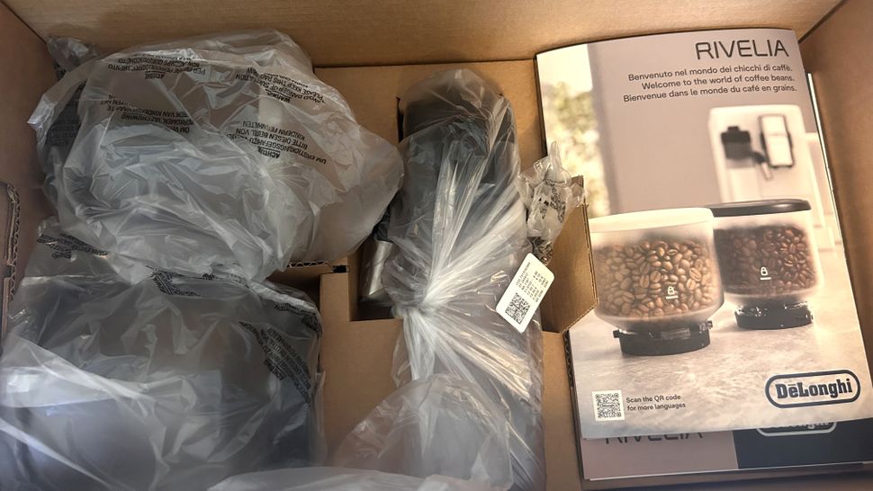 De'Longhi Rivelia coffee machine review | Top Ten Reviews