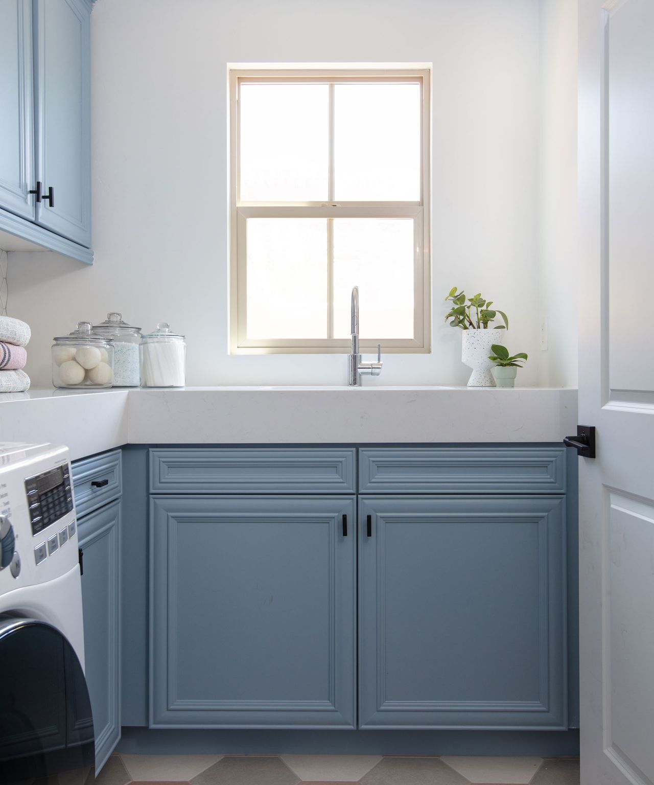 5 Small laundry room storage rules to maximize your space | Homes and ...