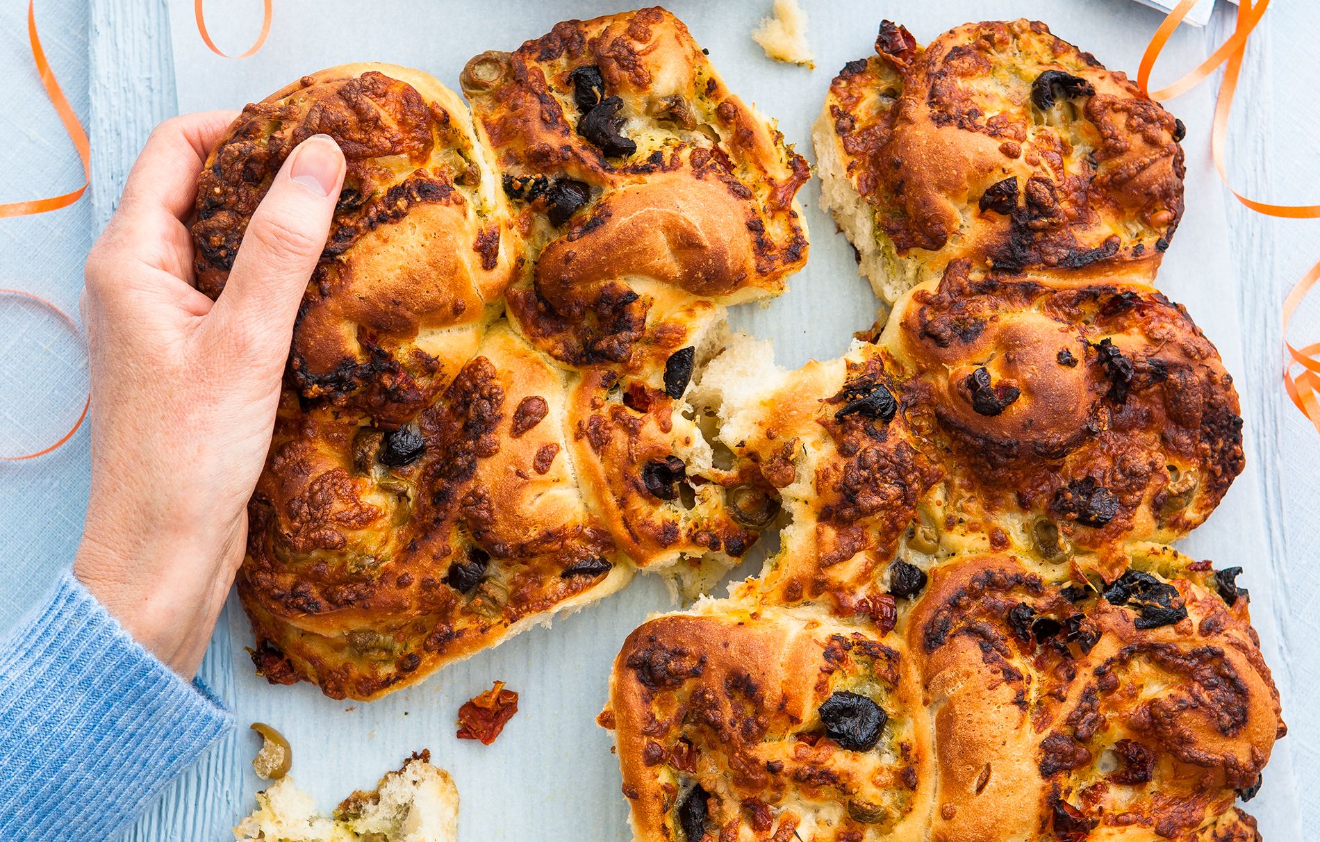 Tear and share bread | Baking Recipes | GoodtoKnow