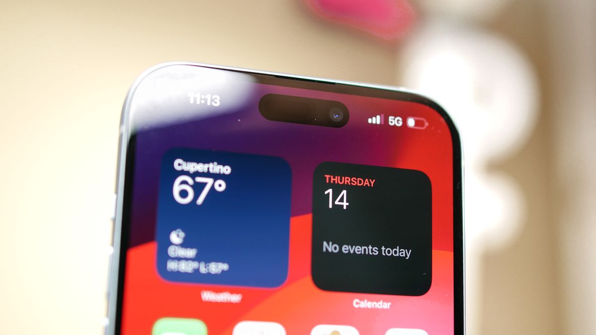 Apple iPhone 15 Plus review: Big screen, very big battery life | Tom's ...