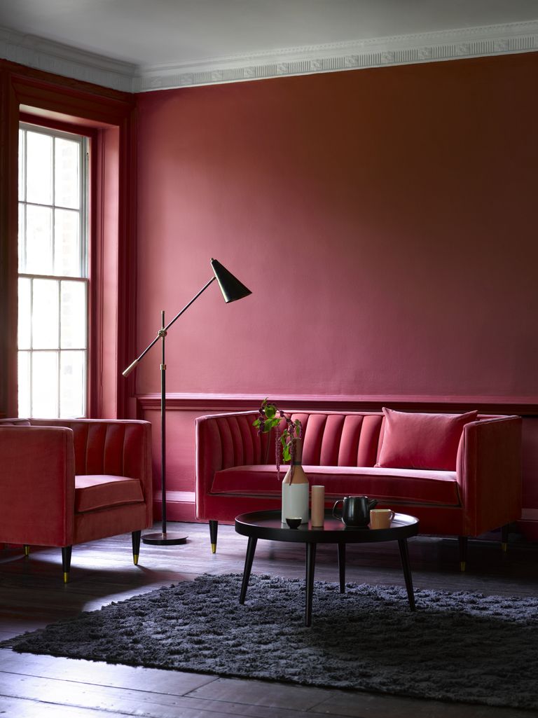 Should living room furniture match? Design experts advise | Homes and ...