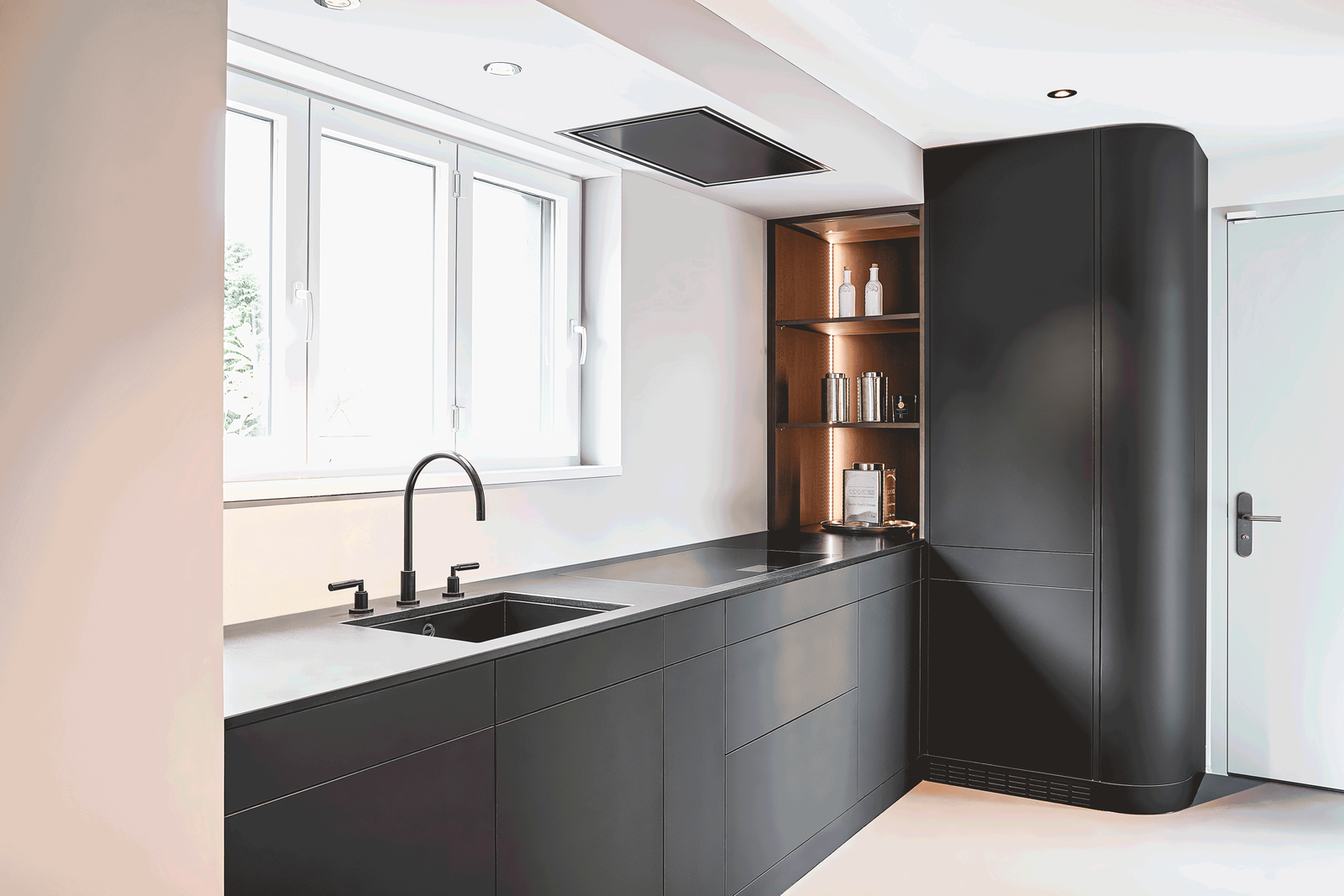 6 kitchens with black sinks - a modern color choice for your remodel ...