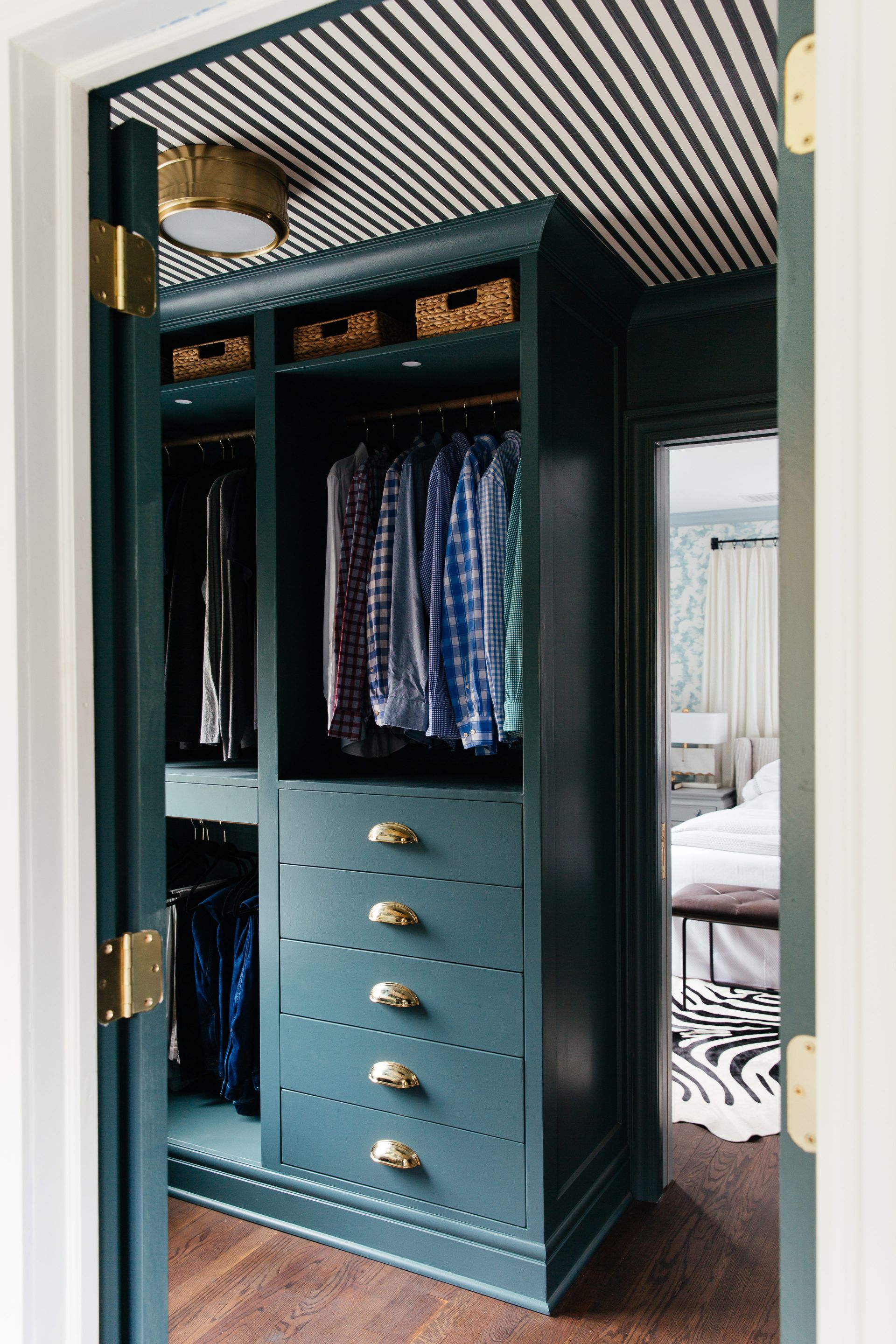 How to organize a sock drawer - 7 easy steps experts rely on | Livingetc