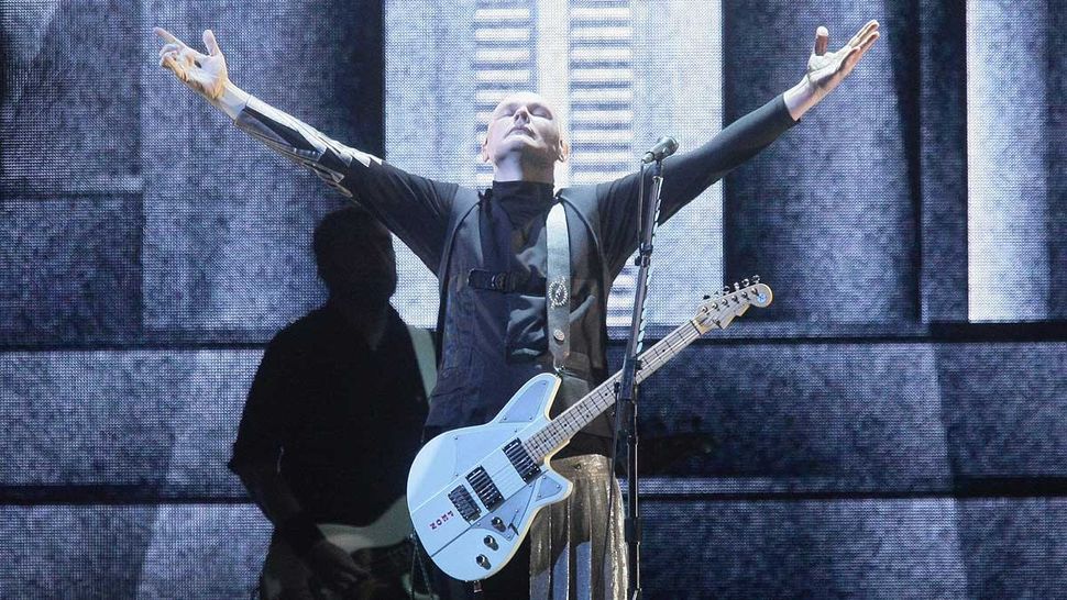 Billy Corgan reunites with stolen Gish-era Strat after 27 years ...