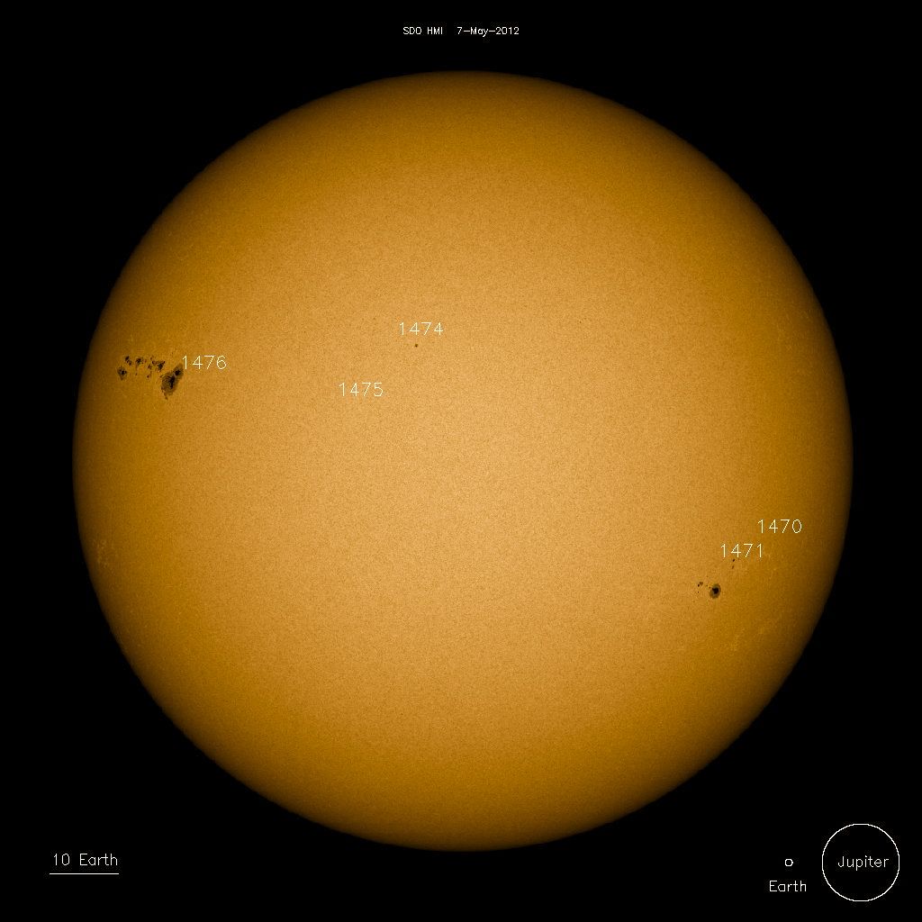 Monster Sunspot Triggers Big Solar Flares (Photos) | Space