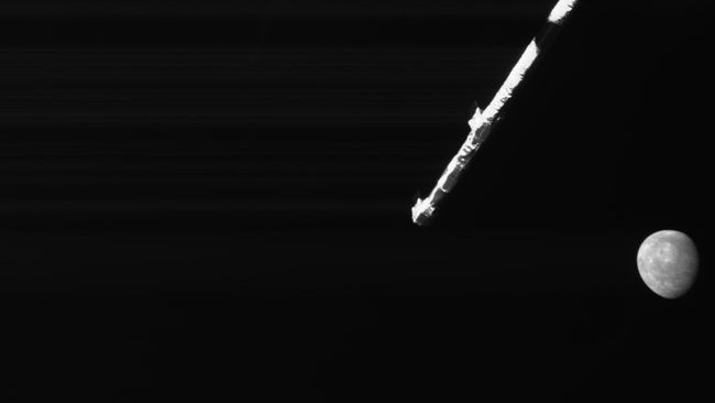 BepiColombo probe captures haunting Mercury image on 5th of 6 gravity ...