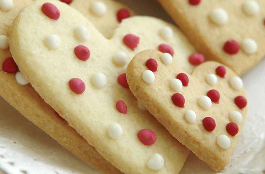 Dotty shortbread hearts | British Recipes | GoodtoKnow