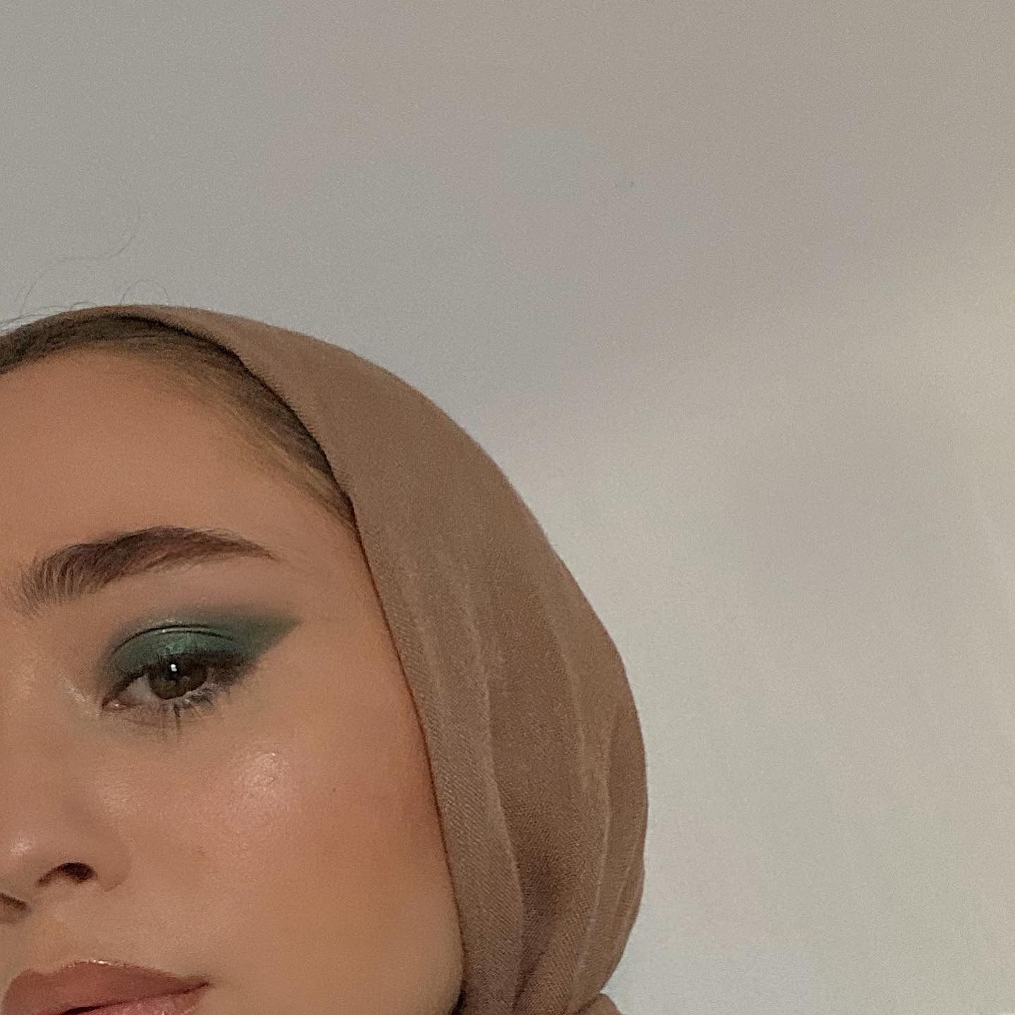 The Eye Shadow Apocalypse Is Over—Maximalist Eyes Are Trending | Who ...