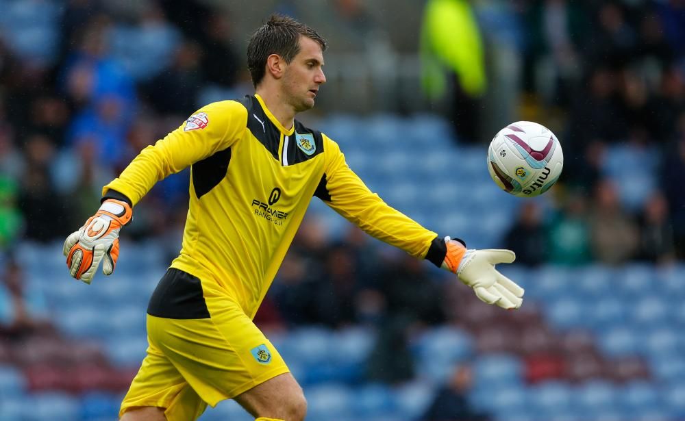 Goalkeeper Heaton extends Burnley deal | FourFourTwo