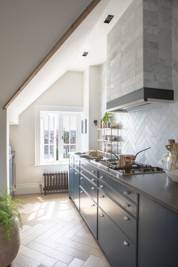 14 kitchens without wall cabinets that still have storage | Livingetc