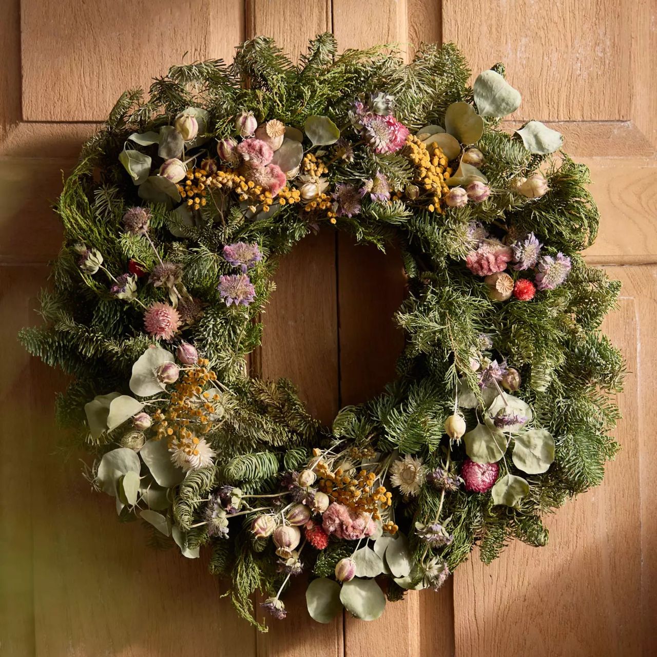 How to make a wall display with wreaths: expert tips | Homes and Gardens