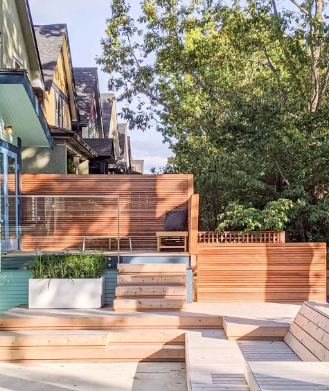 Tall Privacy Fence Ideas — 6 Ways to Screen a Yard Fully | Livingetc