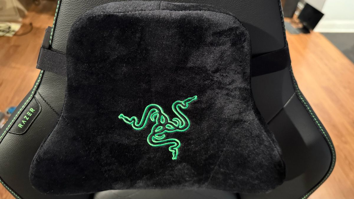 Razer Iskur V2 Gaming Chair Review: Attractive, well-built, with ...
