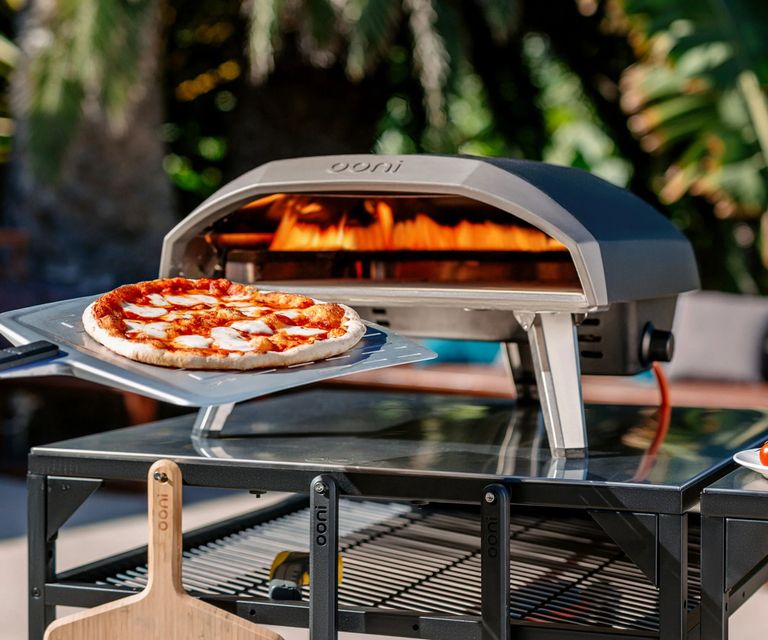 How to use a pizza oven in winter – 5 tips from pizza pros | Homes and ...