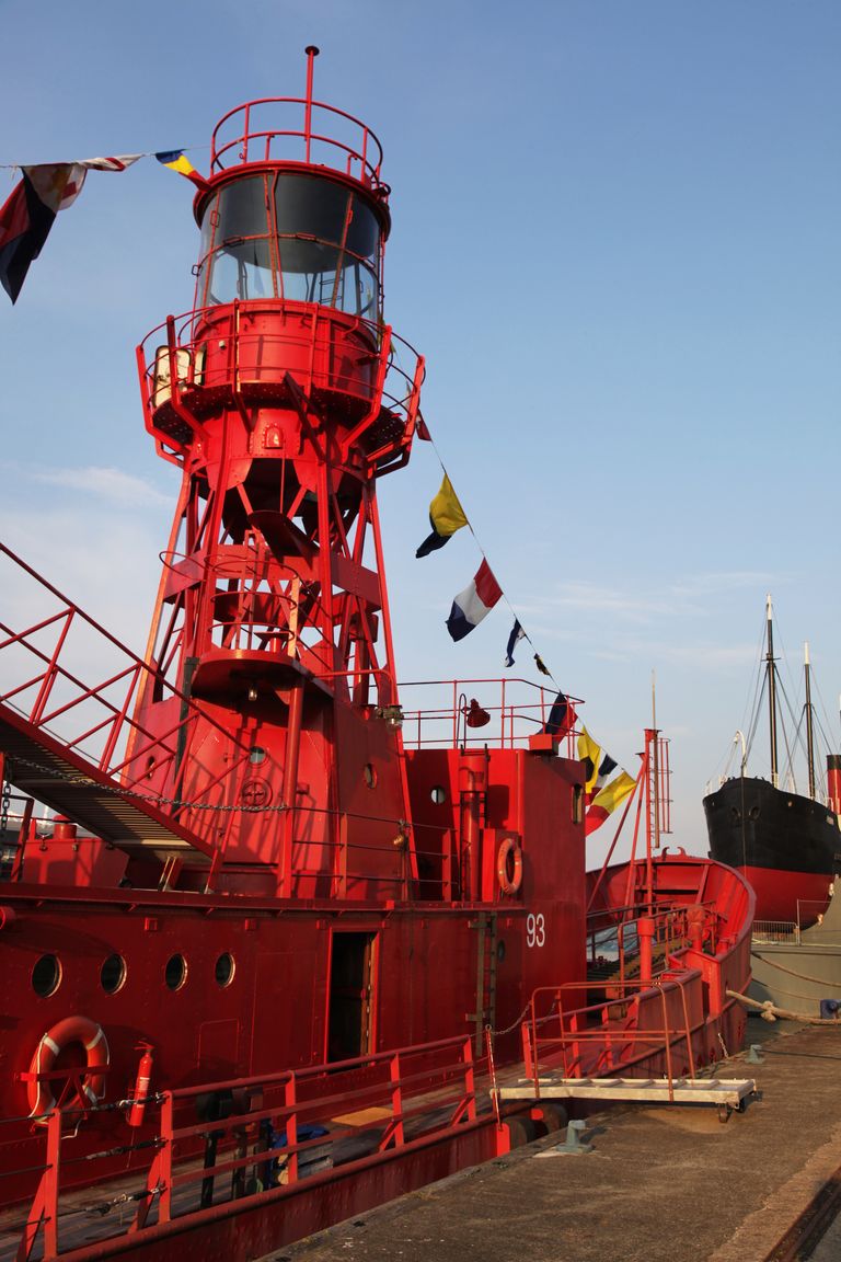 Explore a modern converted lighthouse home in London