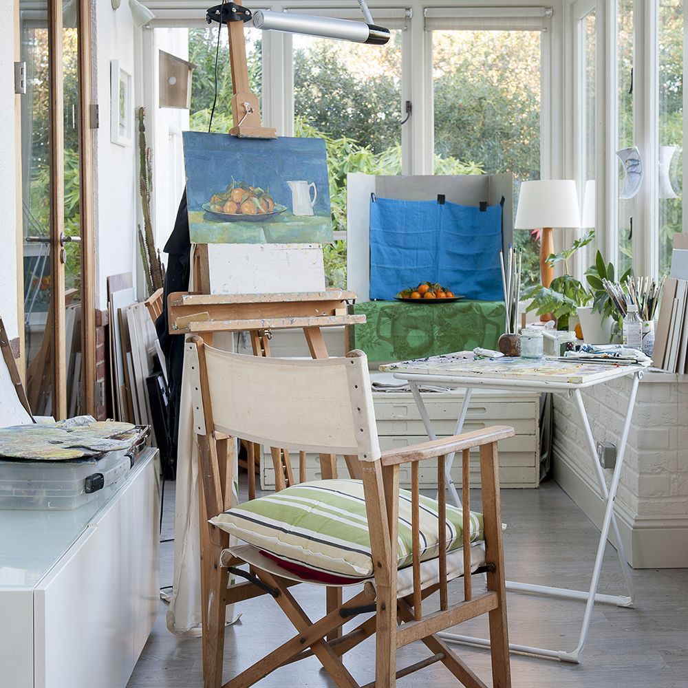 Take a tour around this Arts & Crafts house, where lighting and colour ...