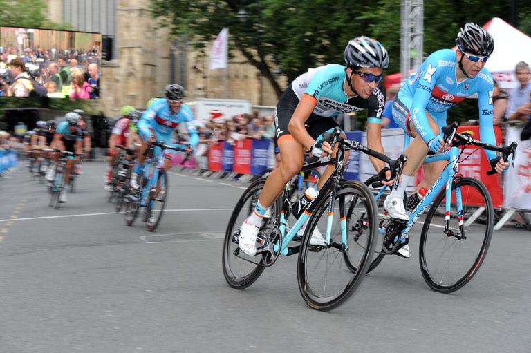 Russell Downing and Hannah Barnes seal national circuit race titles ...