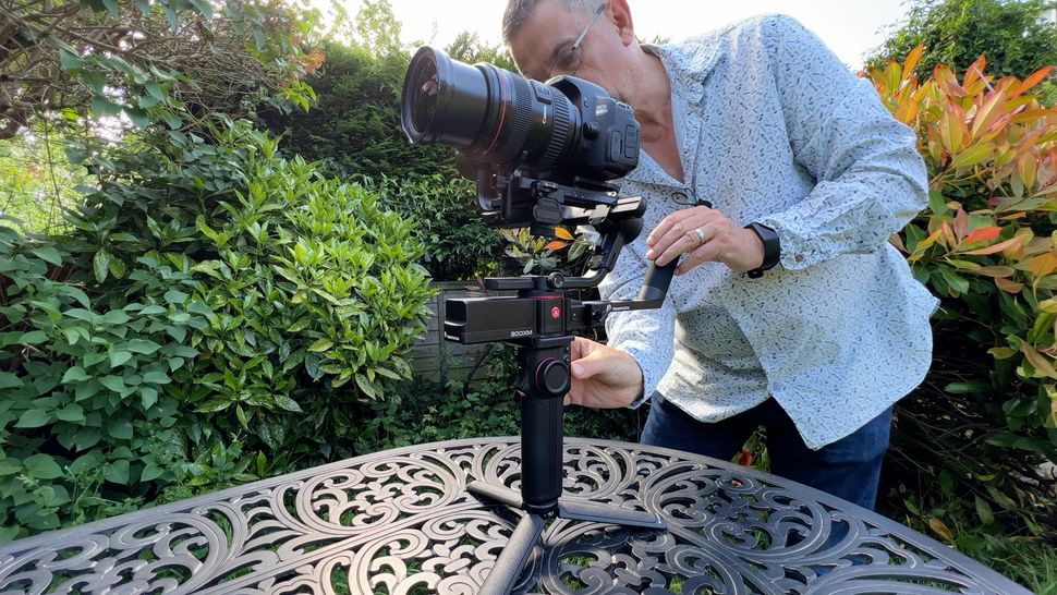 The best DSLR gimbals for mirrorless and SLR camera users in 2023 ...