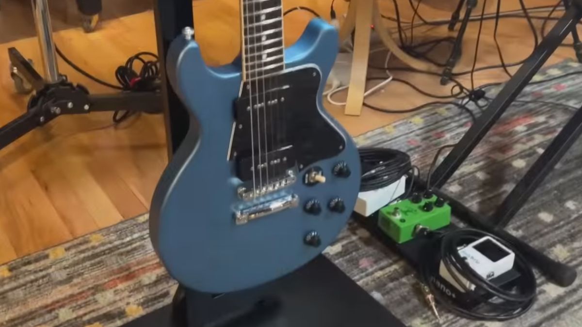 Take a behind-the-scenes tour of Rick Beato’s famous studio crammed ...