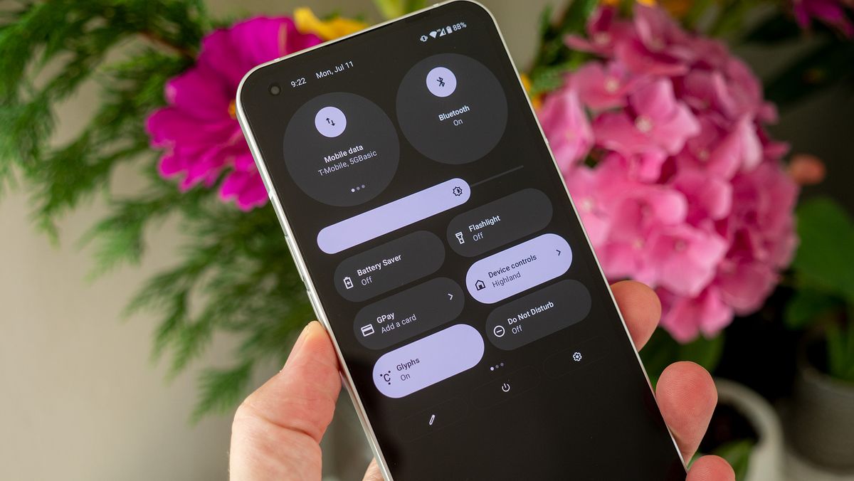 Nothing phone (1) hands-on: A basic phone that gets the basics right ...