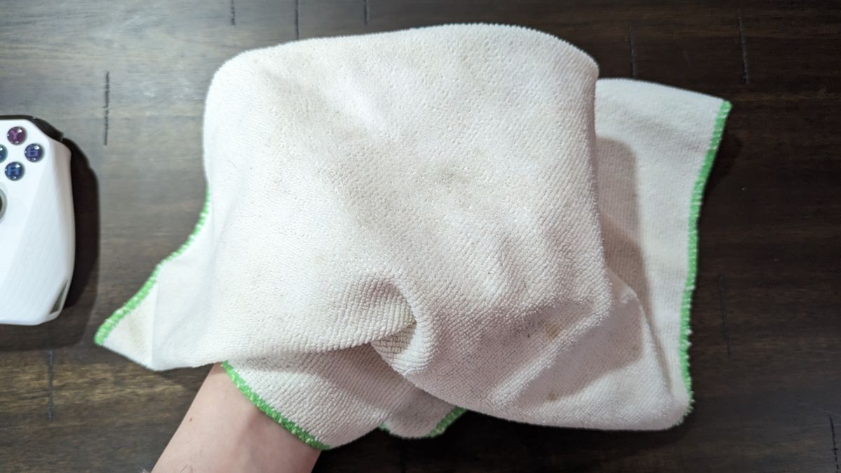 Smudge marks begone! Here's how to clean the Asus ROG Ally's screen ...