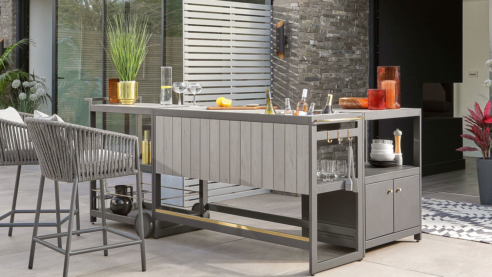 Outdoor bar ideas: 33 stylish ways to enjoy laid-back drinks alfresco ...