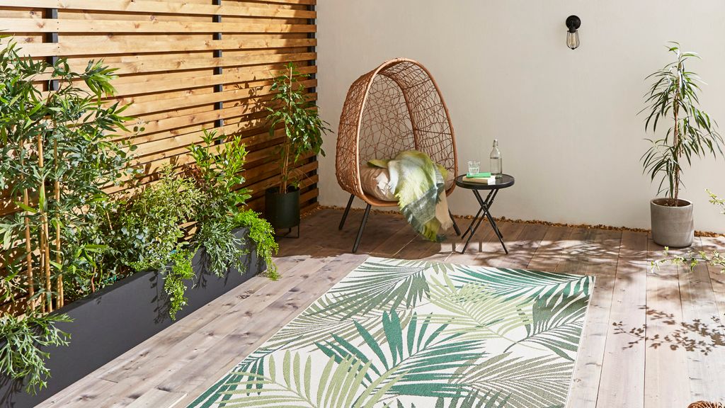 These Small Decking Ideas Will Make the Most of Any Garden | Homebuilding