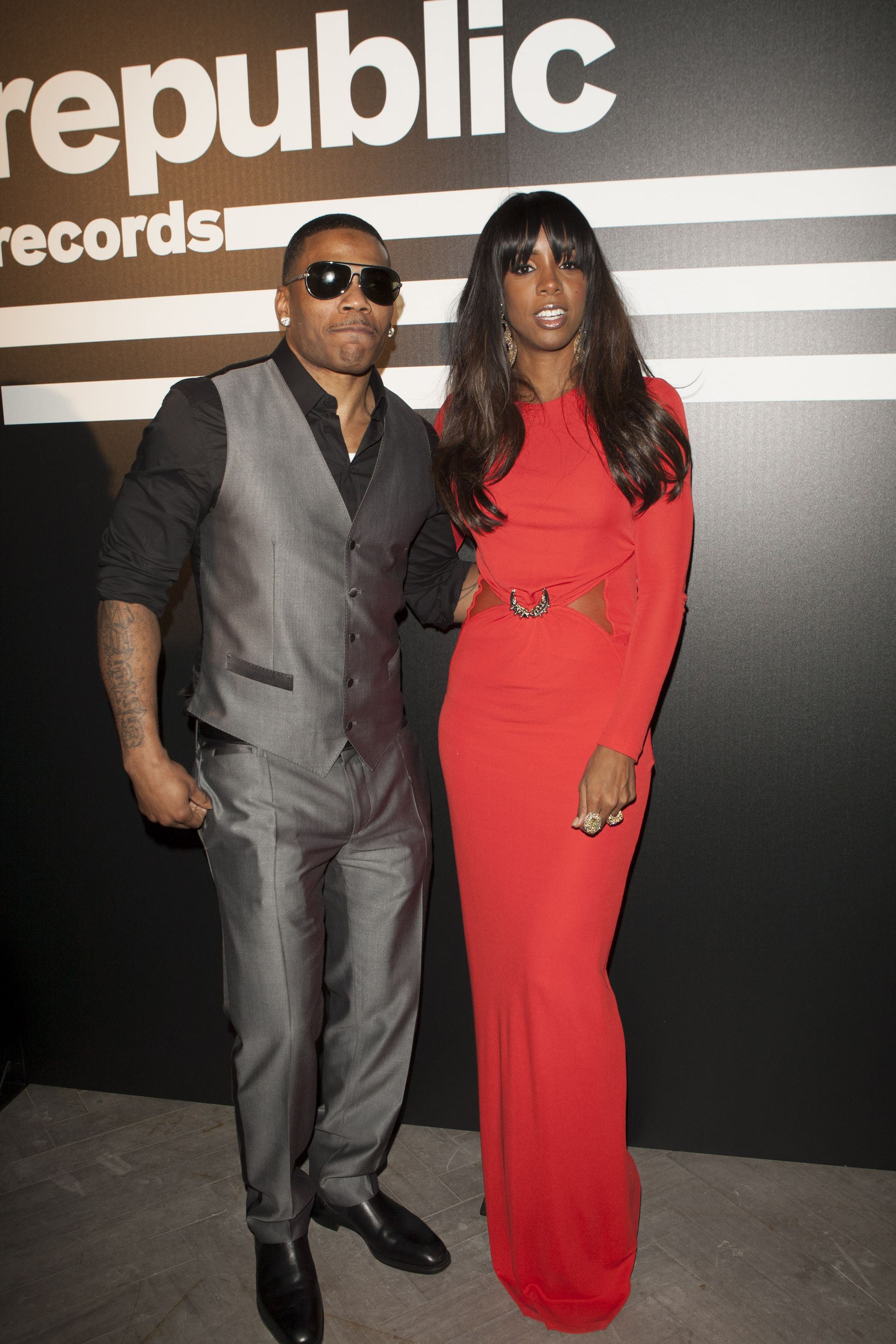 Yes, Kelly Rowland Knows She “Looks Nuts” Trying to Text Nelly on ...