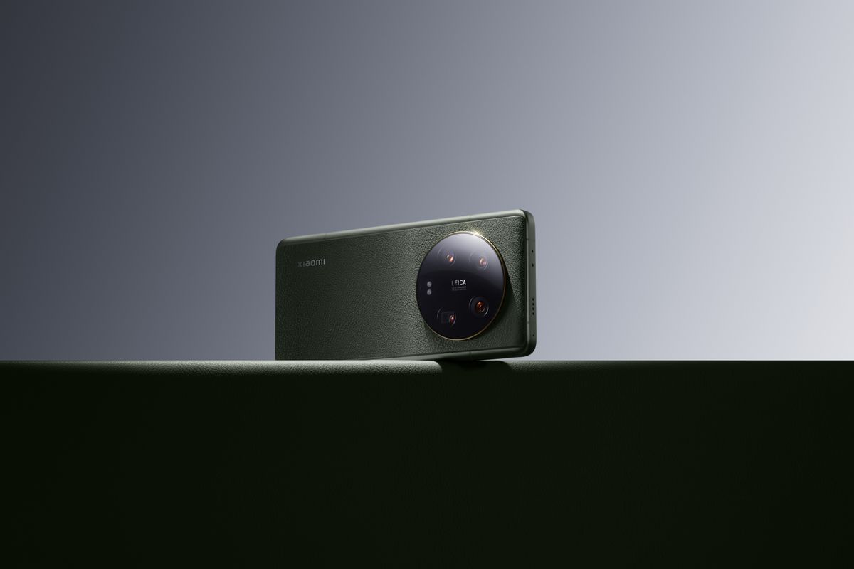 LIVE: Xiaomi 13 Ultra brings world's first variable aperture 1-inch ...