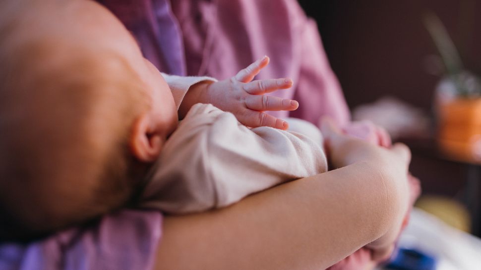 Infant's 'inconsolable,' day-long crying fits tied to botulism from ...