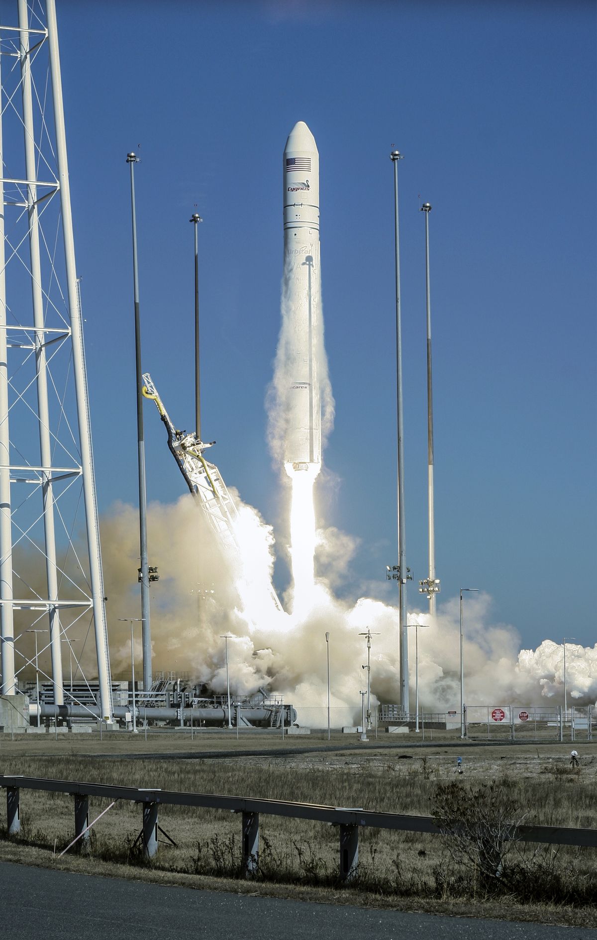 Launch Photos: Orbital Sciences' 1st Cygnus Cargo Mission Blasts Off ...