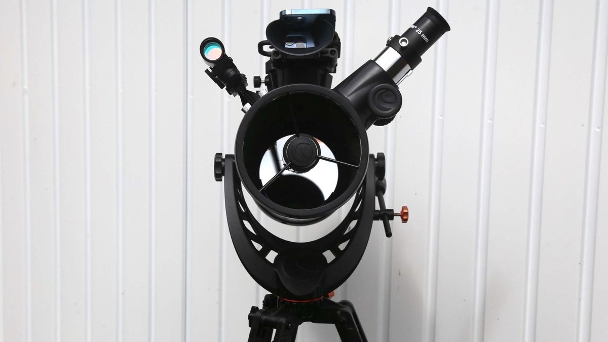 Celestron StarSense Explorer LT 114AZ telescope review | Digital Camera ...
