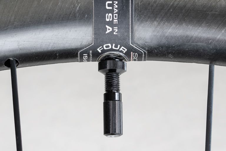 Best tubeless valves: our pick of the top models for performance and ...