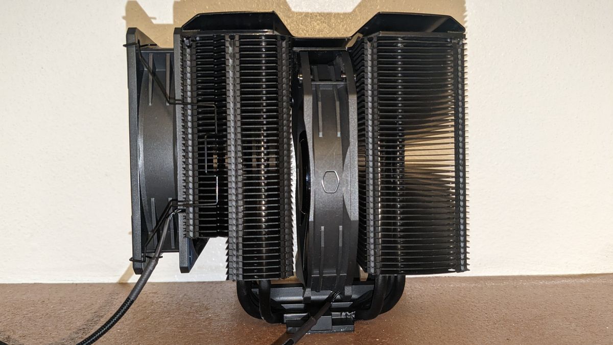 Cooler Master MA824 Stealth Review: Expensive Big Air Excellence | Tom ...