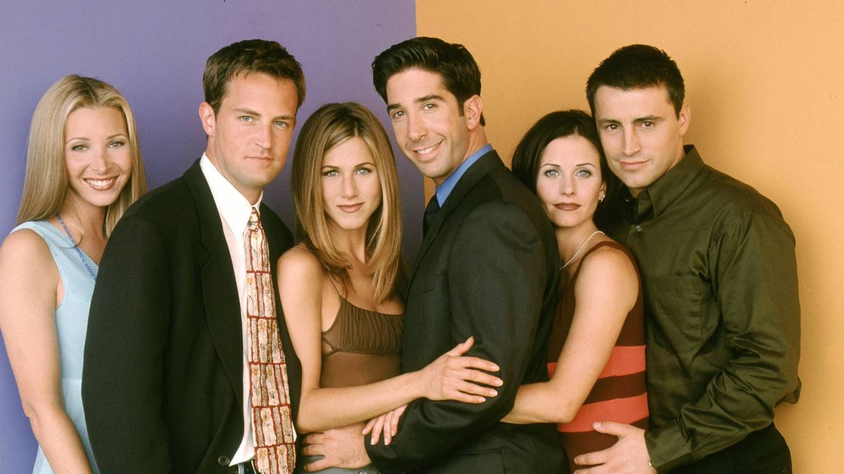 Friends fans spot something very strange during Rachel's date with ...