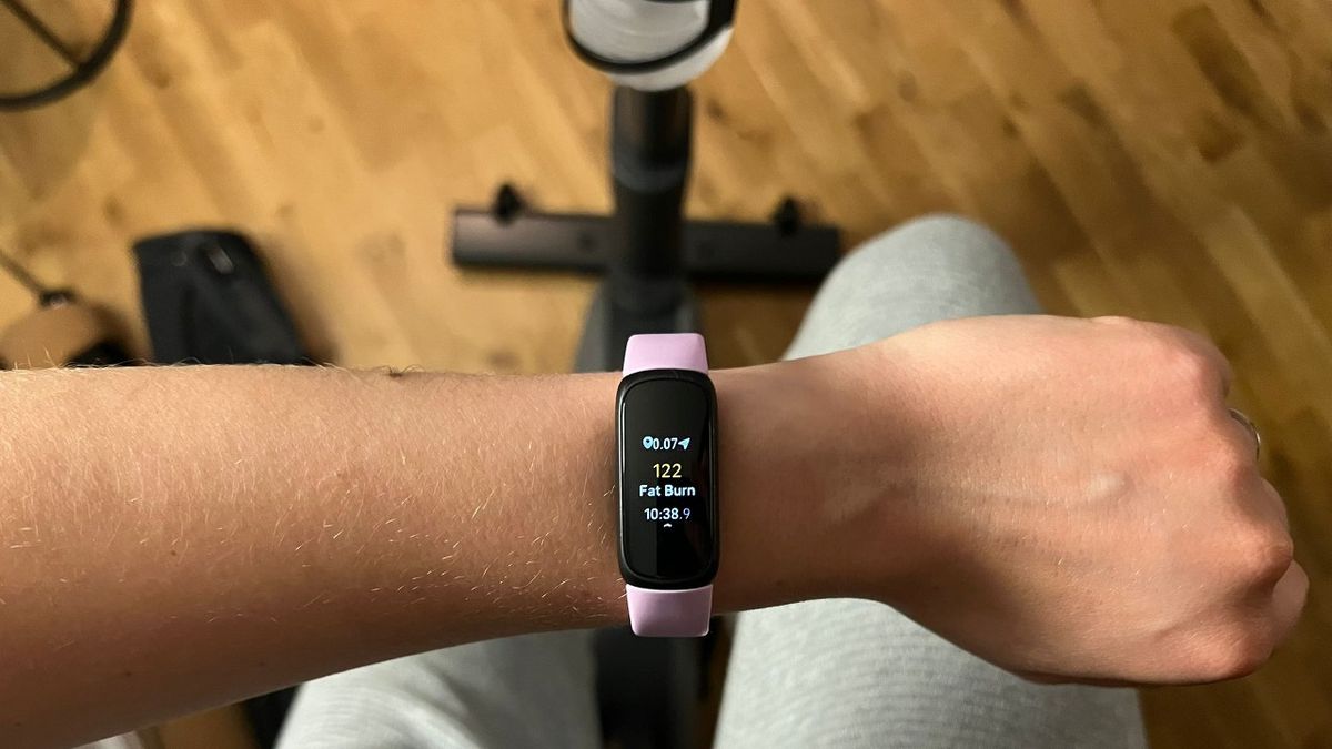 Fitbit Inspire 3 Review: This Entry-Level Fitness Band Helped Me Build ...