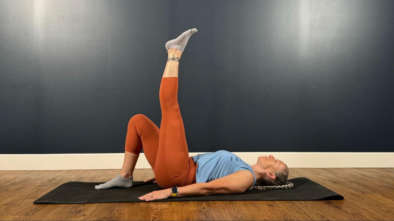 Relieve stiff hips in less than five minutes with this Pilates expert’s ...