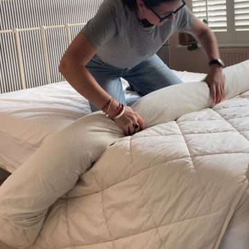 How to put on a duvet cover: two quick and easy methods | Ideal Home