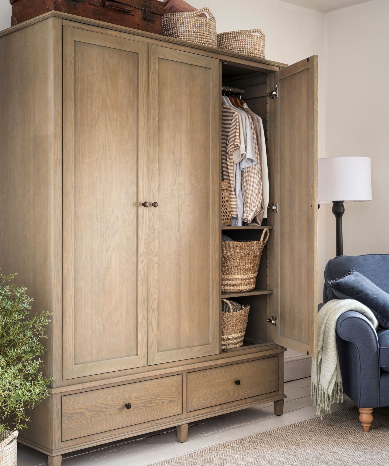 How to declutter a closet: 10 easy methods | Homes and Gardens