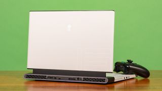 Alienware m15 R2 Review: Spartan Spaceship - Tom's Hardware | Tom's ...