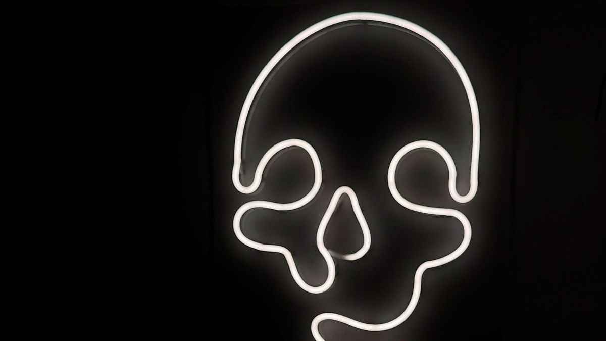 I made the coolest DIY Halloween decoration using this smart light ...