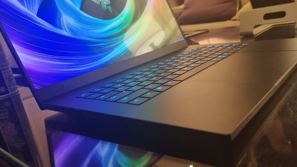 The new 'aggressively priced' Razer Blade 16 is slimmer, sleeker, AMD ...
