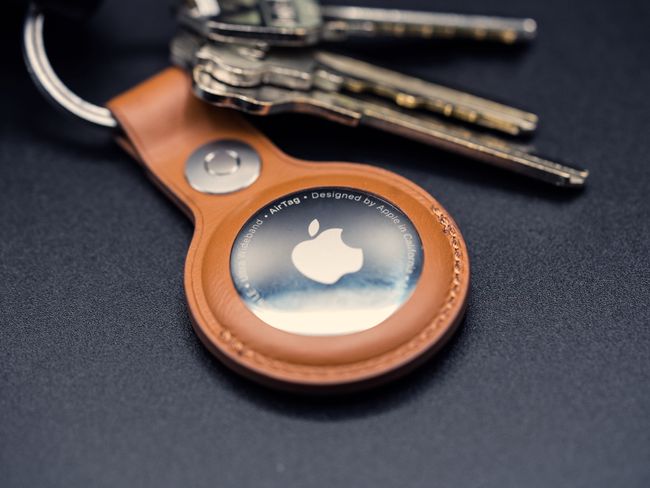 Here's how to use Apple's Tracker Detect Android app to find nearby ...