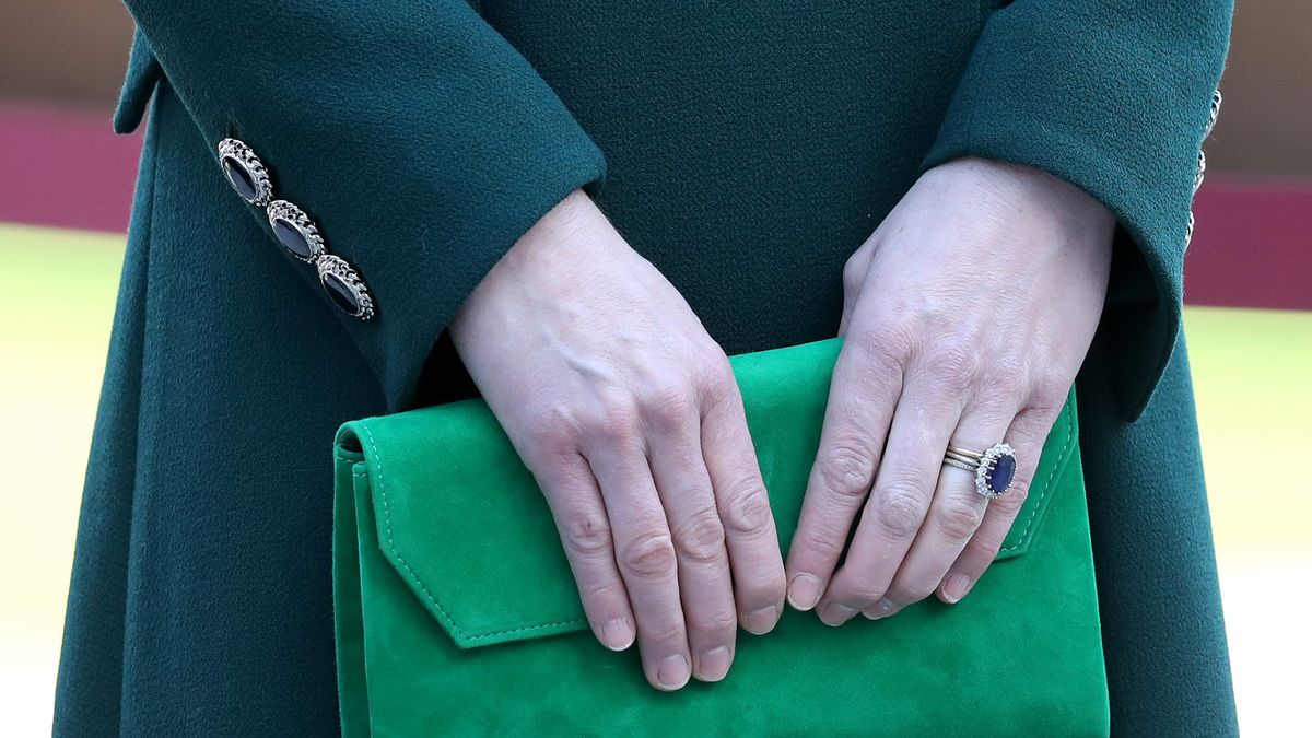 Prince William bought this ring for Kate when Prince George was born ...