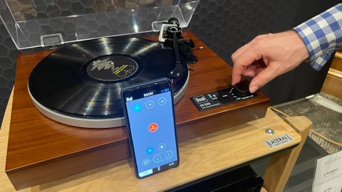 Dual's fully automatic Bluetooth turntable comes with a world-first app ...