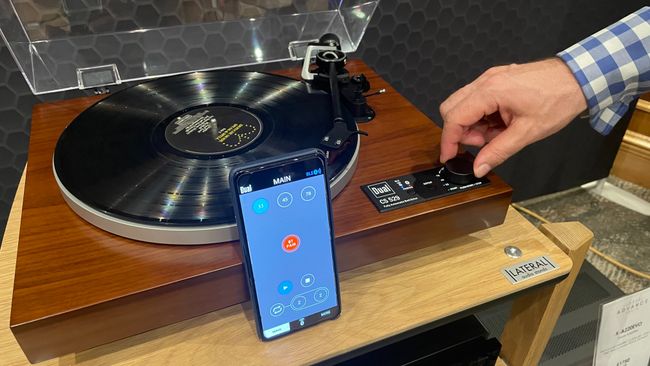 Dual's fully automatic Bluetooth turntable comes with a world-first app ...