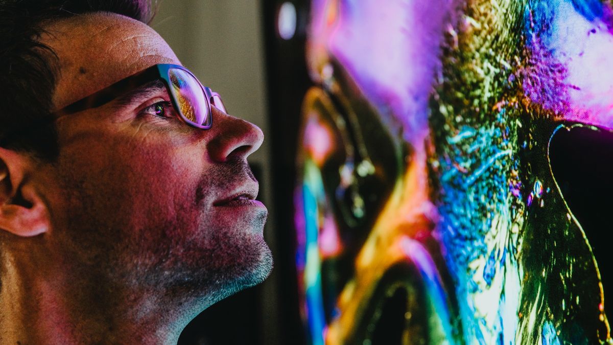 Researchers build world’s first “microwave brain” chip that can think ...