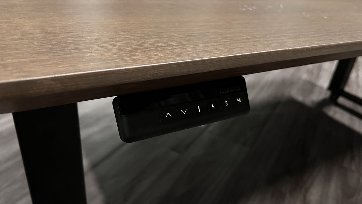 FlexiSpot E7Q Odin standing desk | TechRadar