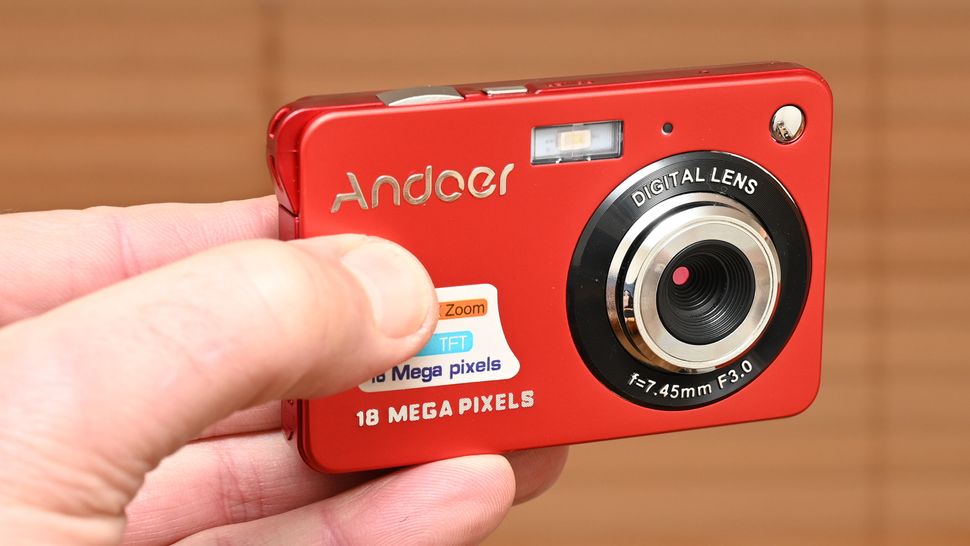 Andoer Digital Camera 18MP review: definitely cheap, but is it cheerful ...