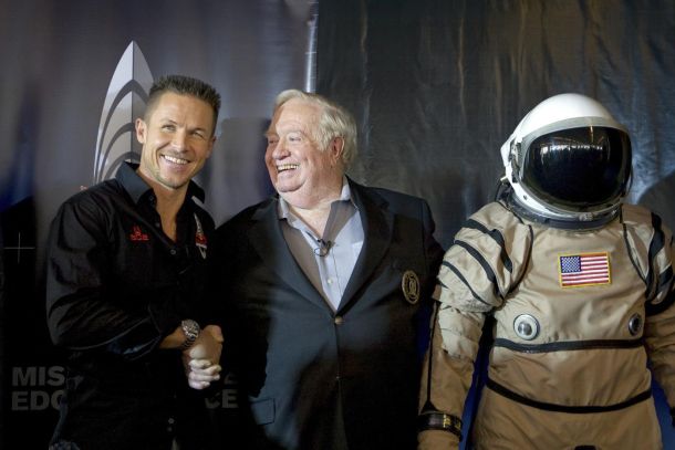 Photos: Red Bull Stratos Supersonic 'Space Jump' Training: Page 2 | Space